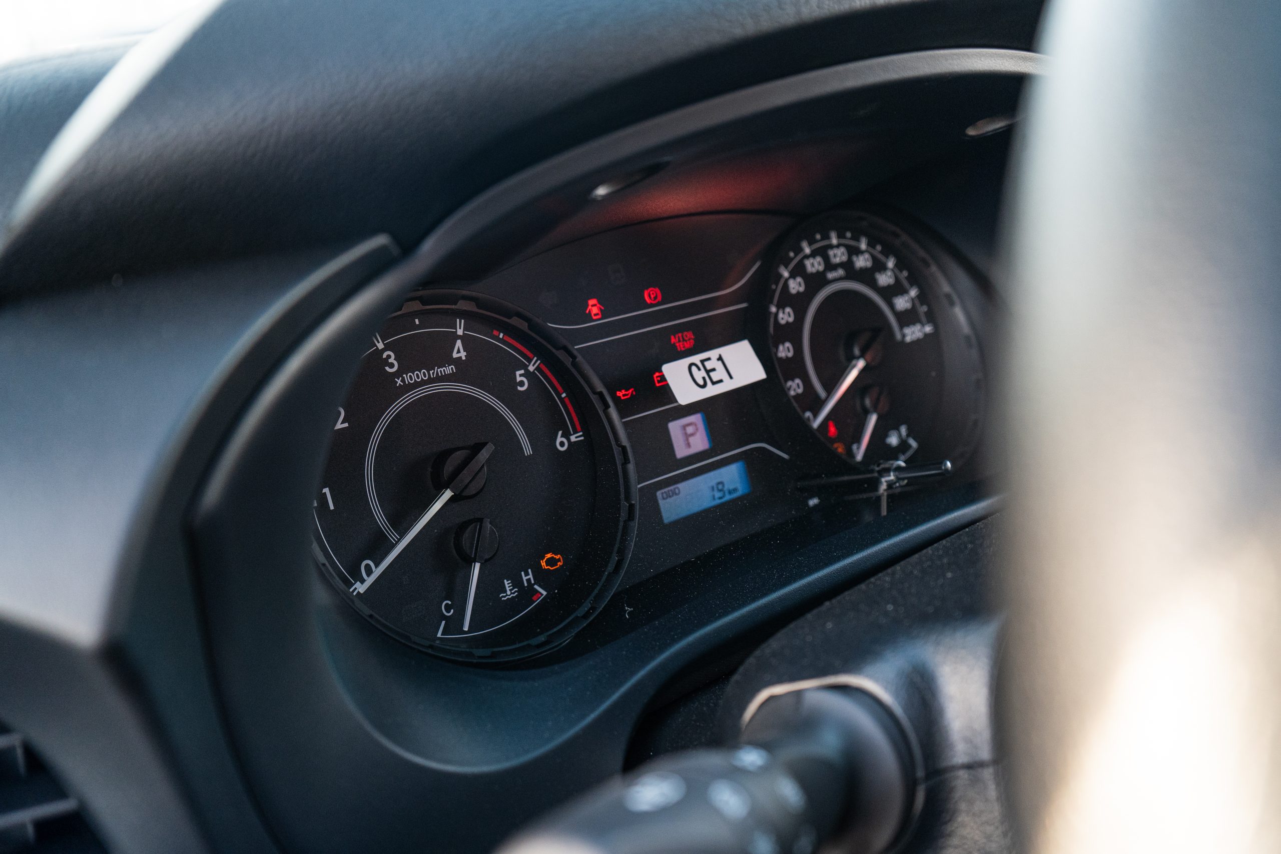 Toyota Hilux Double Cab 2.4L – Tradex France Motors