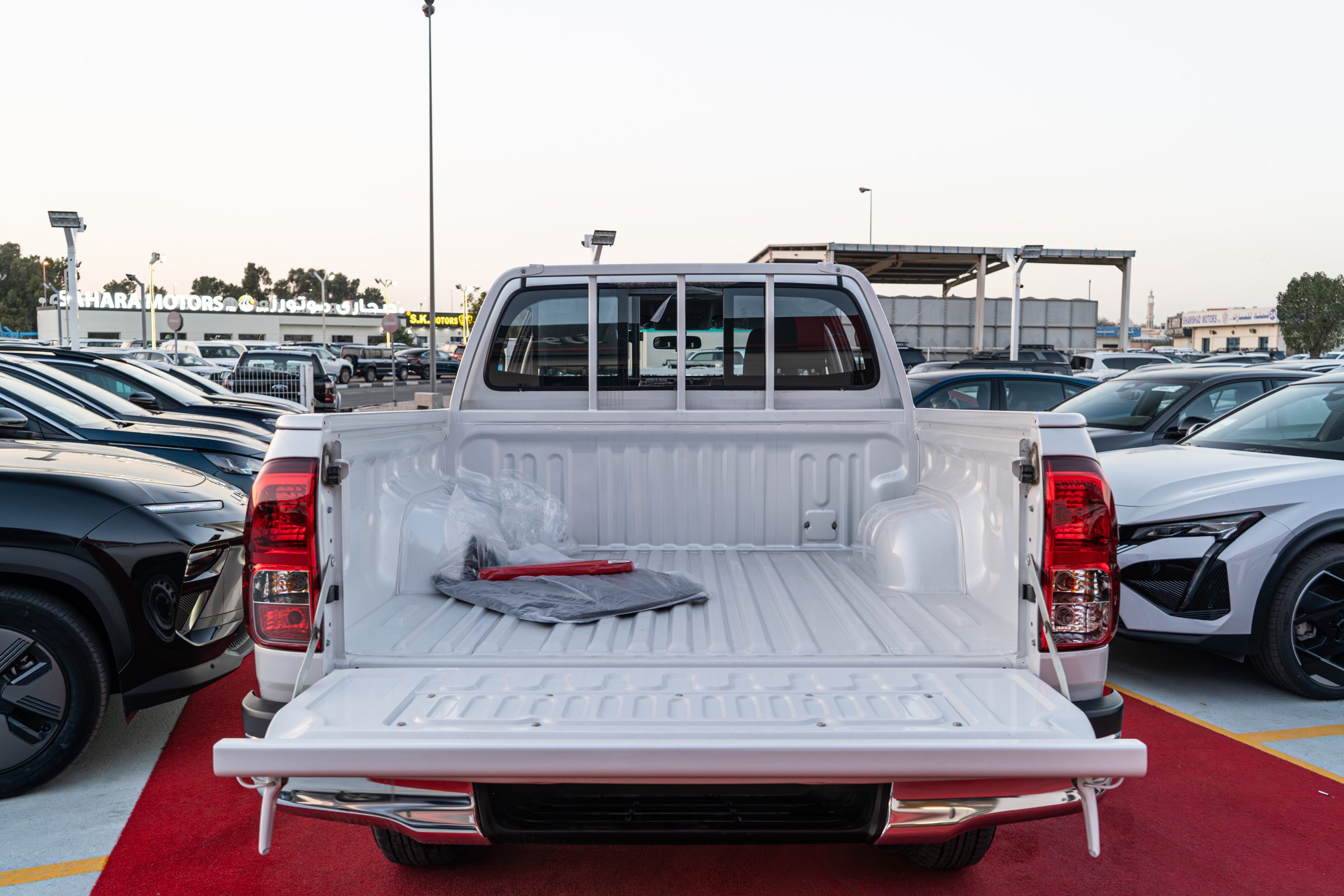 Toyota Hilux Double Cab 2.4L – Tradex France Motors