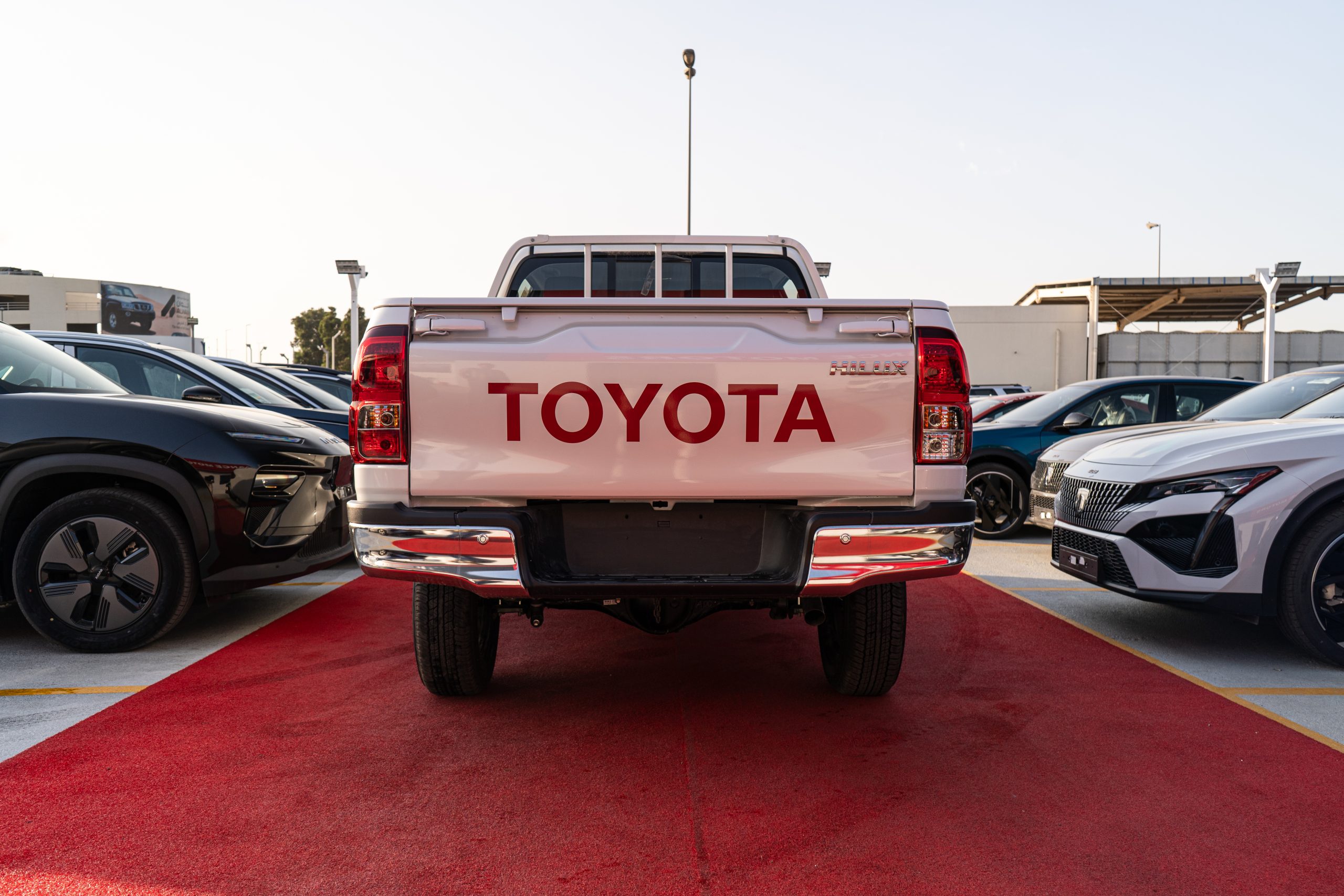 Toyota Hilux Double Cab 2.4L – Tradex France Motors